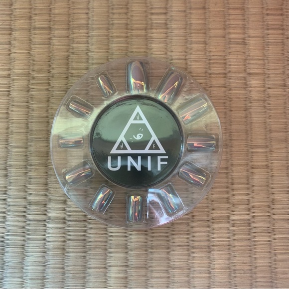 UNIF | Accessories | Unif Gray Chrome Stickon Nails | Poshmark